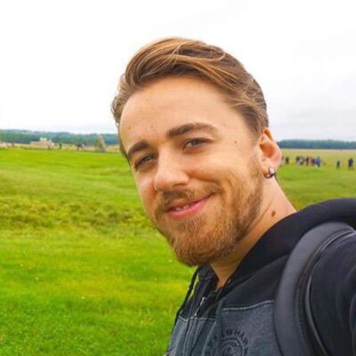 Jesse Hanley – Medium