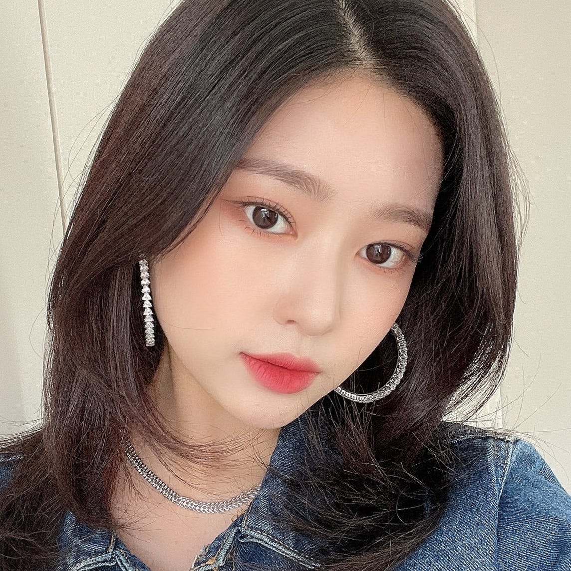 Madeline Helmora Bernadette. – Medium