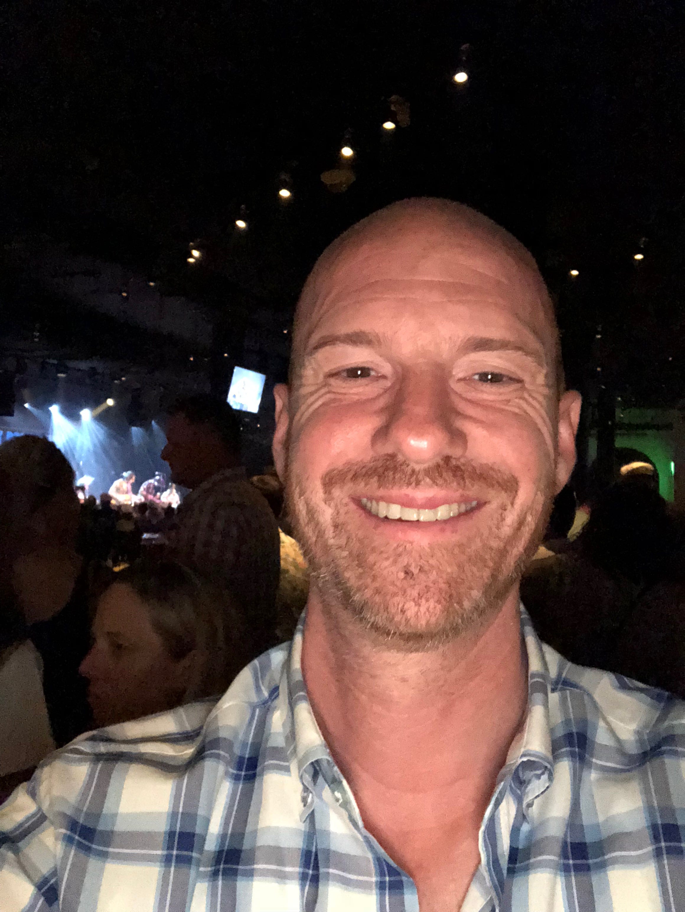 Jesse Sanders – Medium
