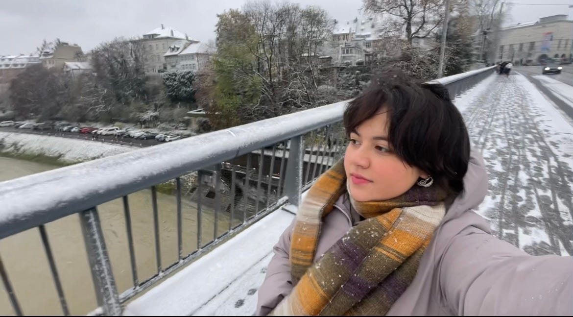 Oyku Aytimur – Medium