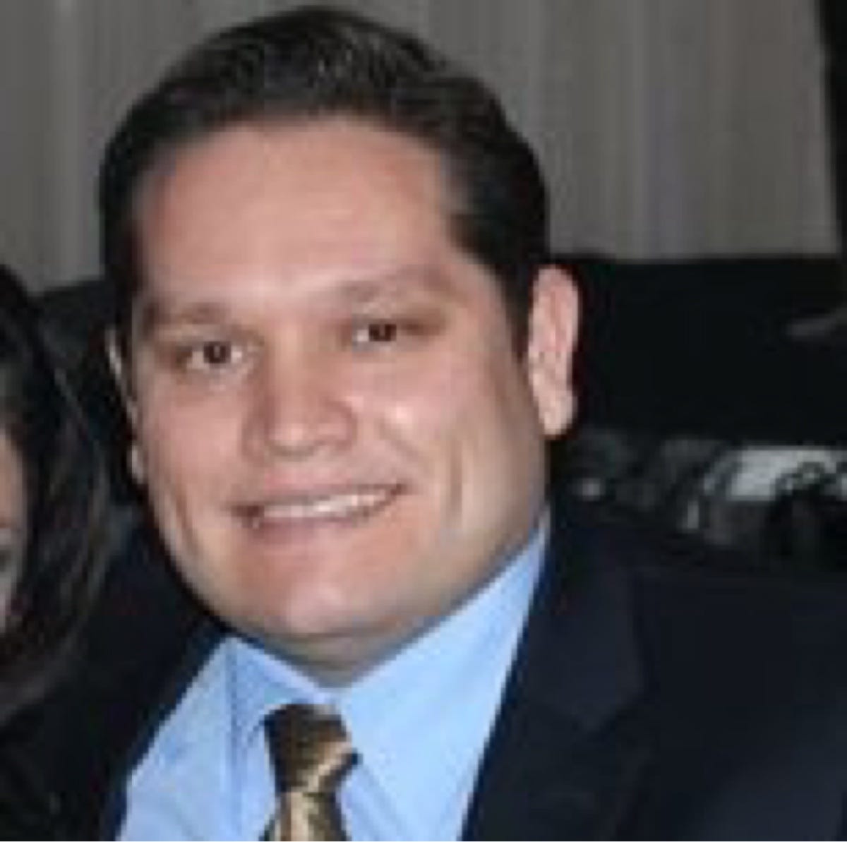 Aaron Lara – Medium