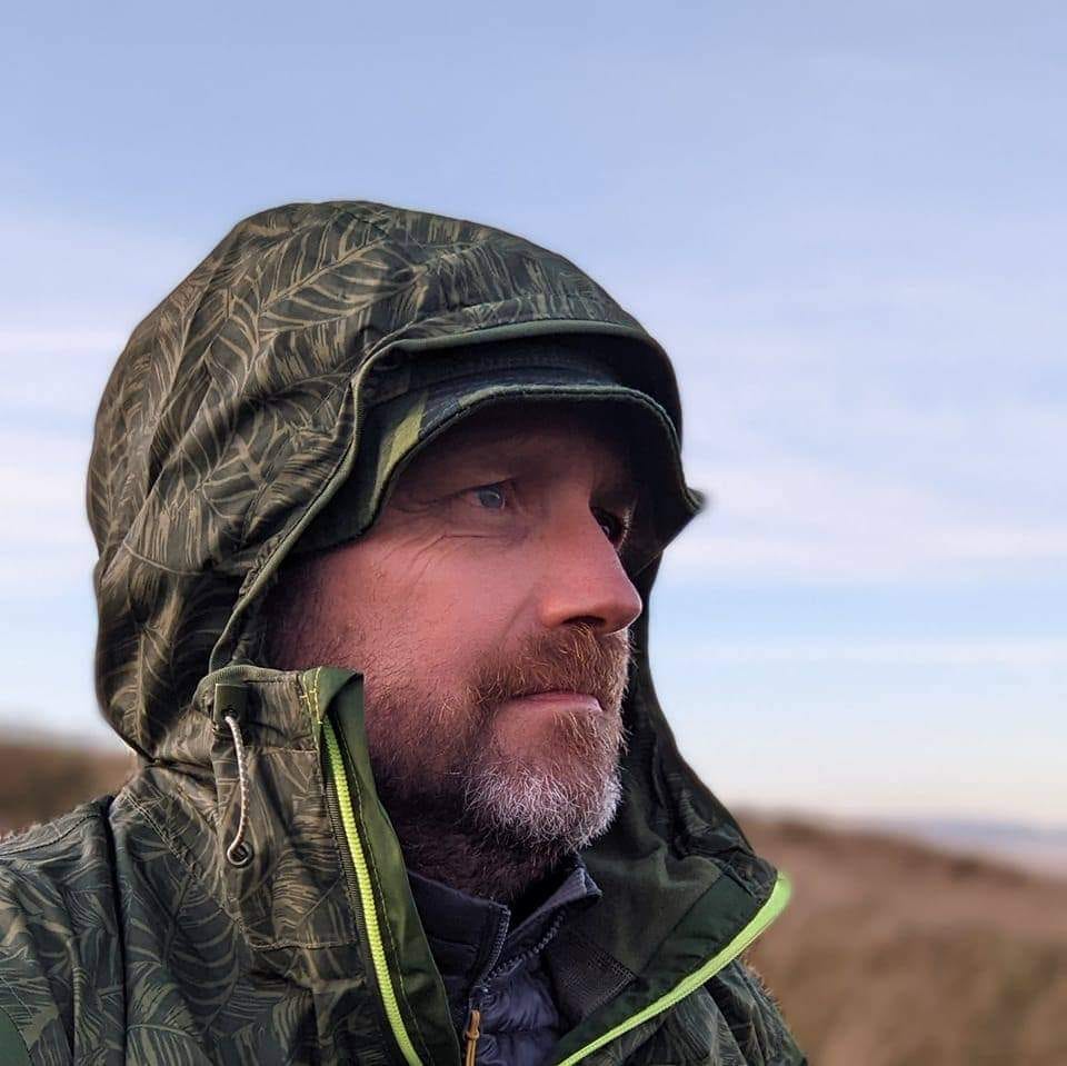 Justin Rowe – Medium