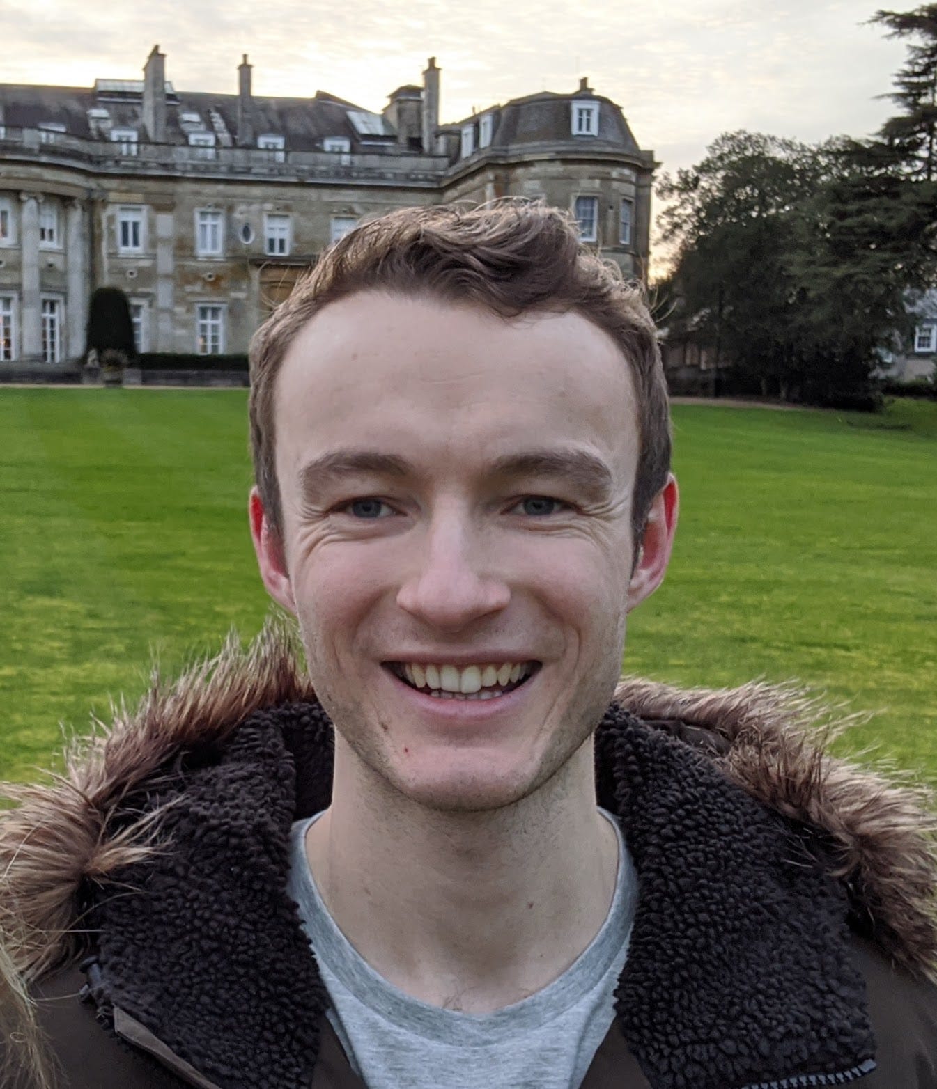 Dan Holmes – Medium