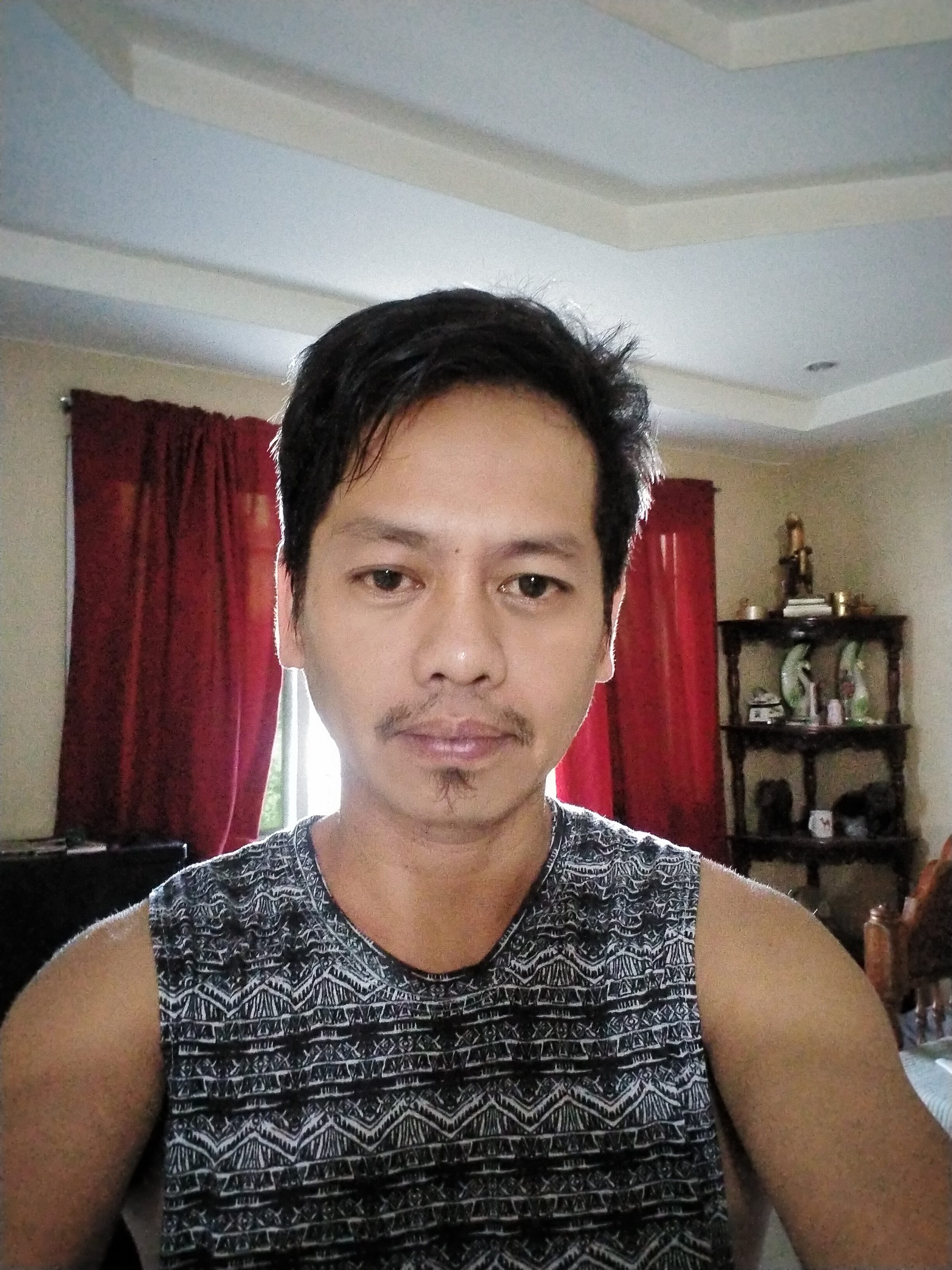Markrussellpcruz – Medium