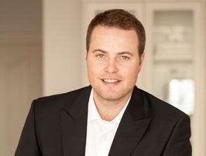 Jason J. Moniz – Medium