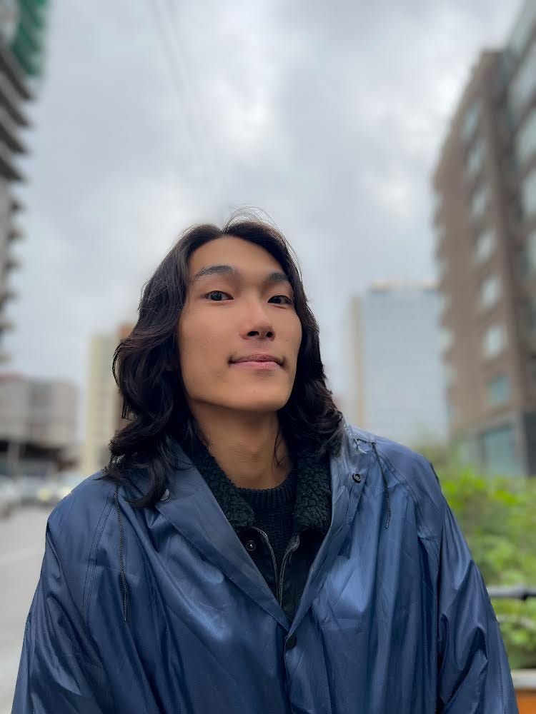 Tergel Lkhagvasuren – Medium