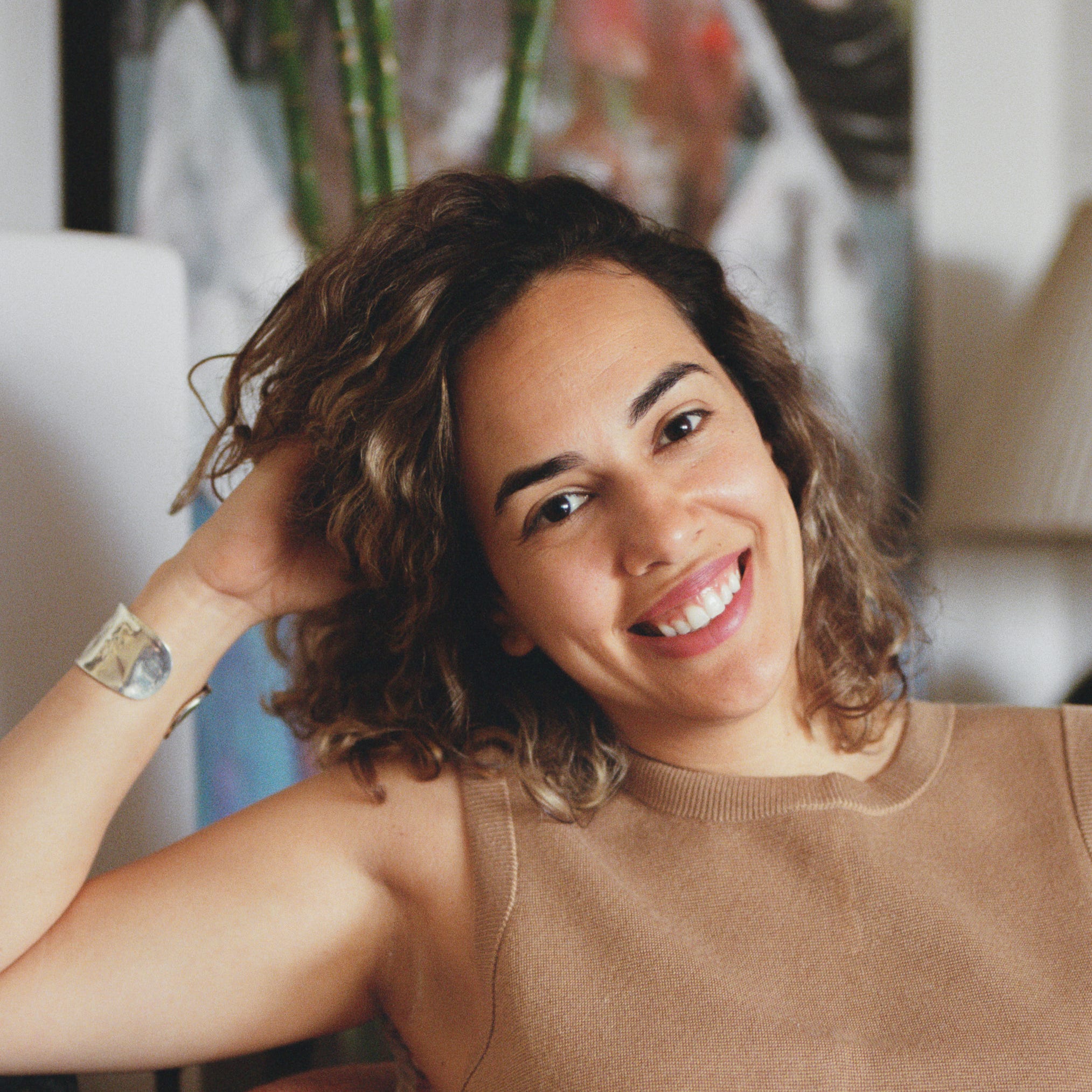 Alia Sabry – Medium