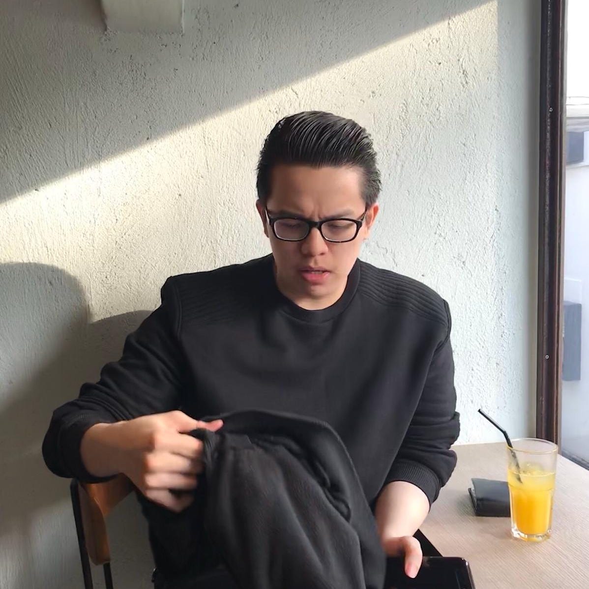 Andi Andana Bangsawan – Medium