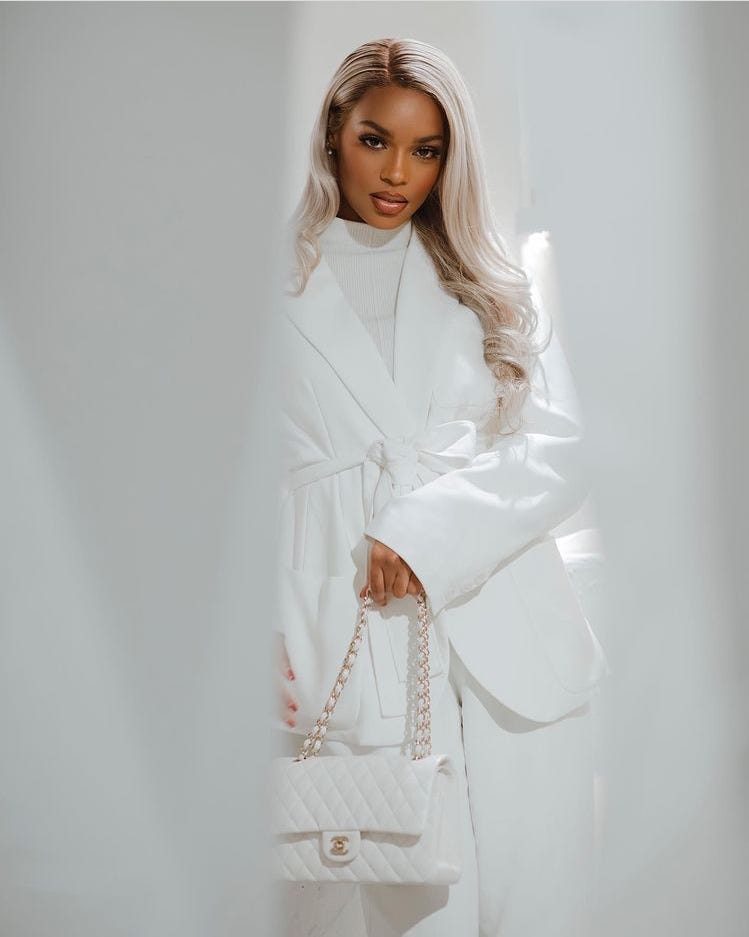 Amare Rose – Medium