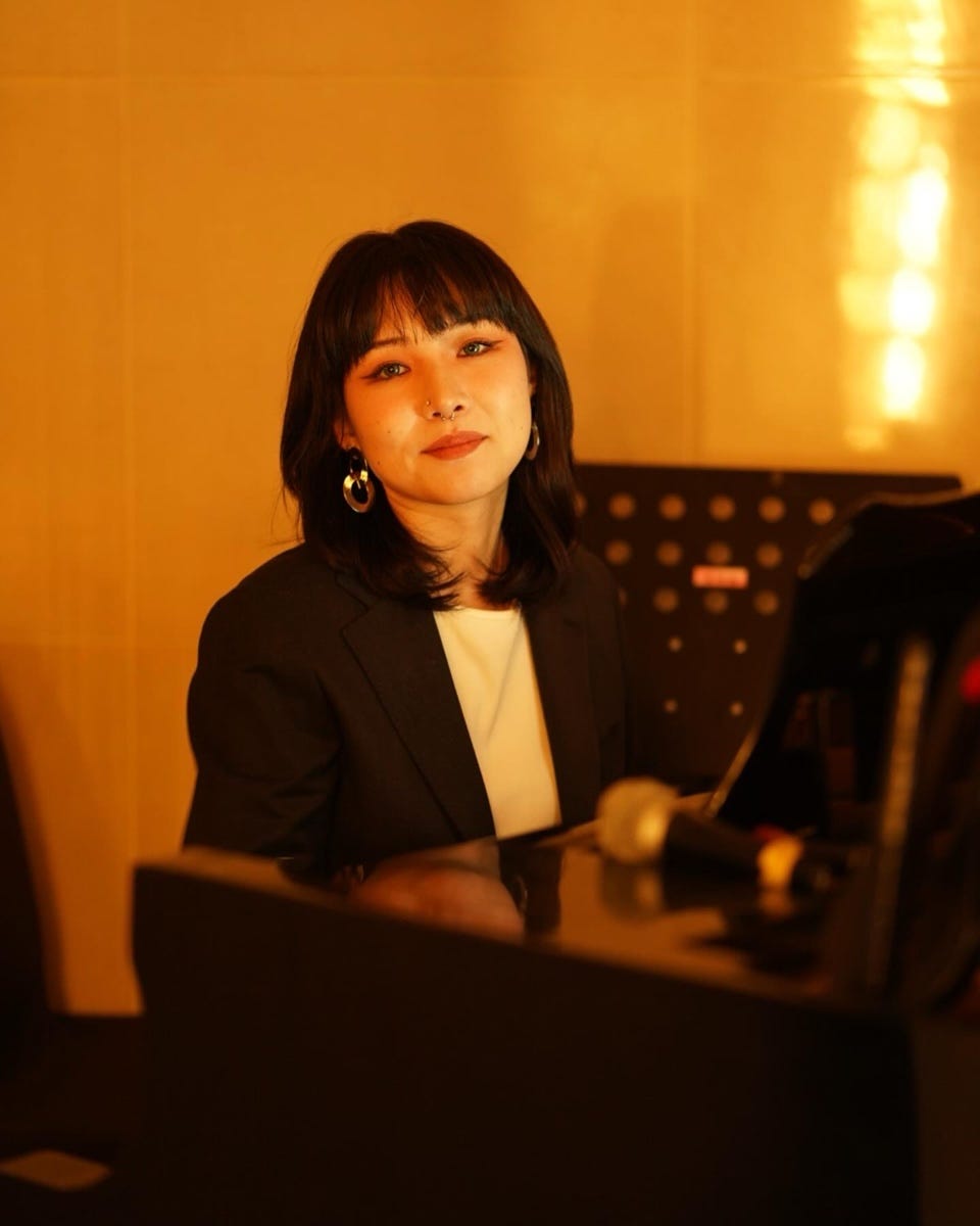 Aina Sarang (Azzaya Sukhbaatar) – Medium