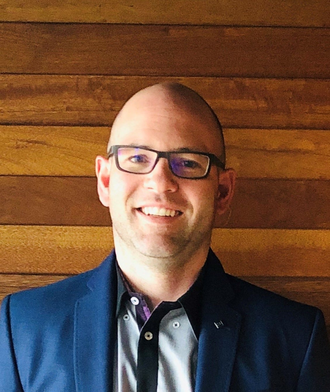 Adam Kolozetti – Medium