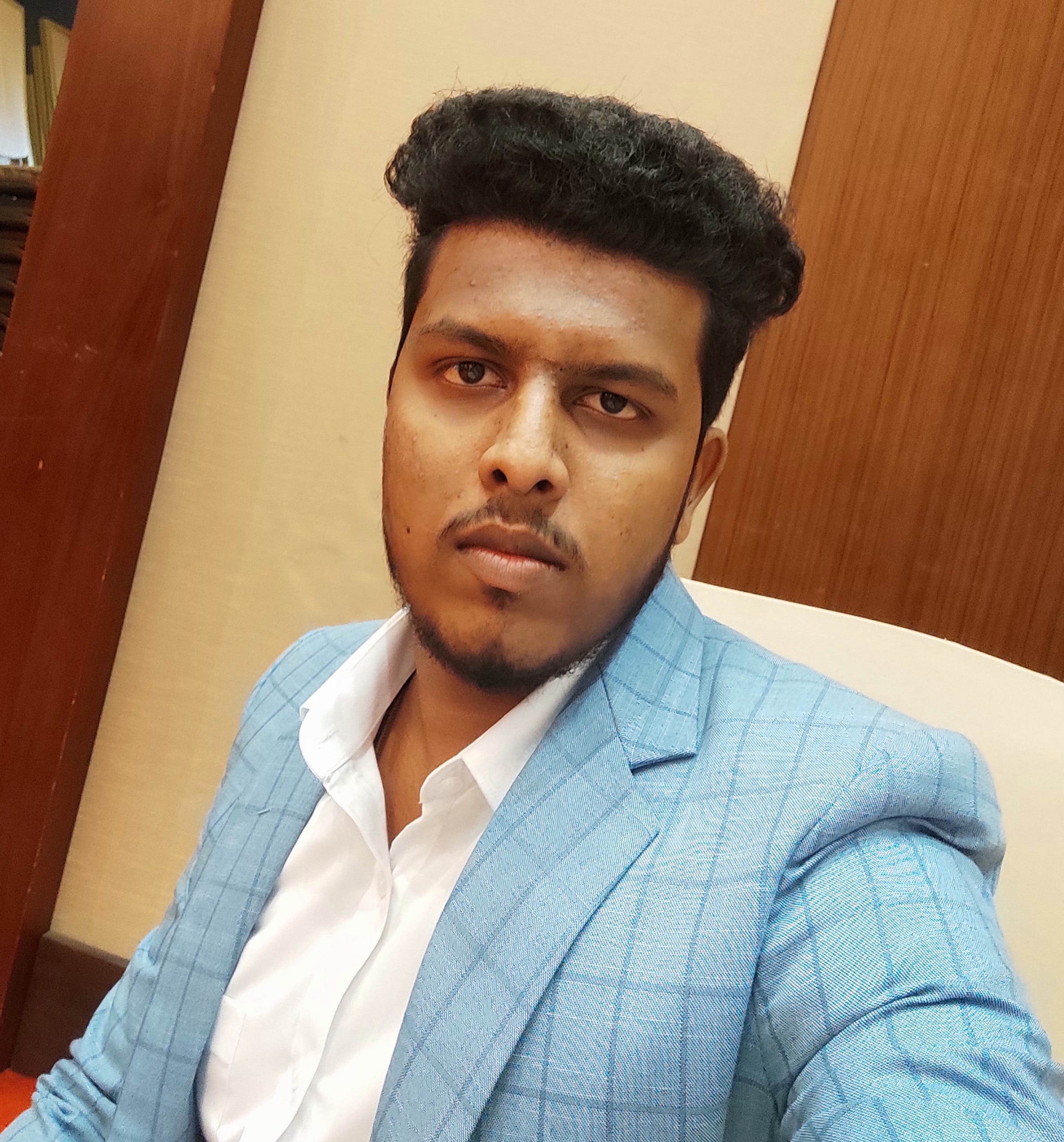 Dinuka Dilshan – Medium