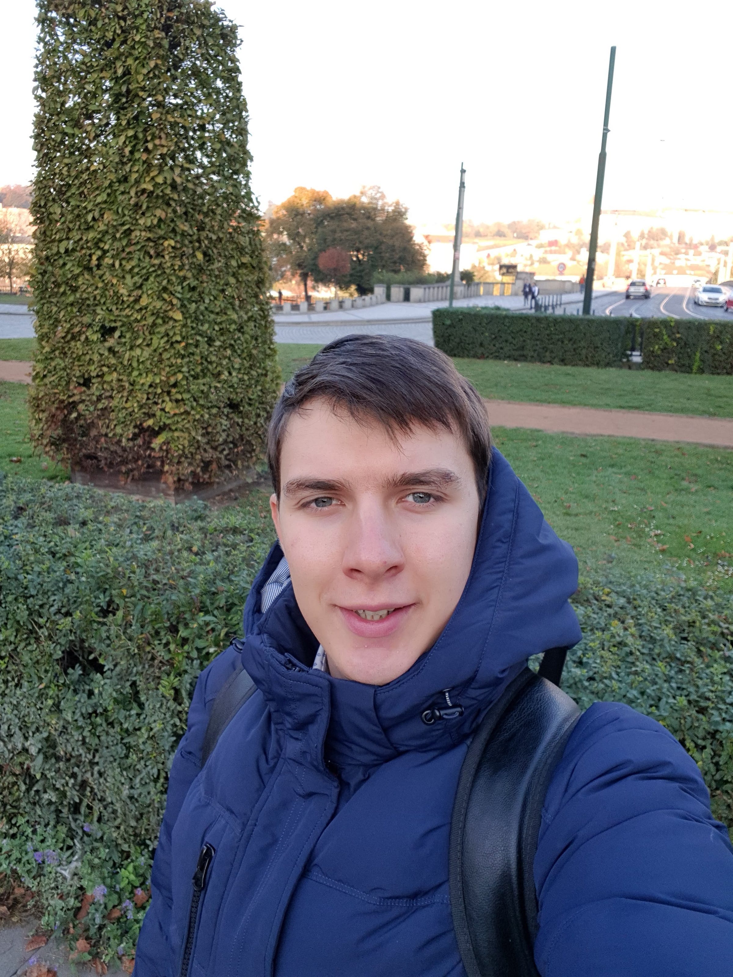 Alexander Bolshakov – Medium