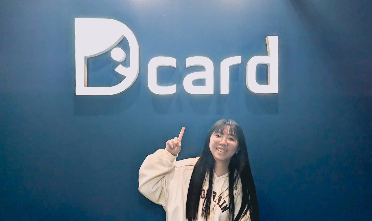 WANG HUI TING – Medium