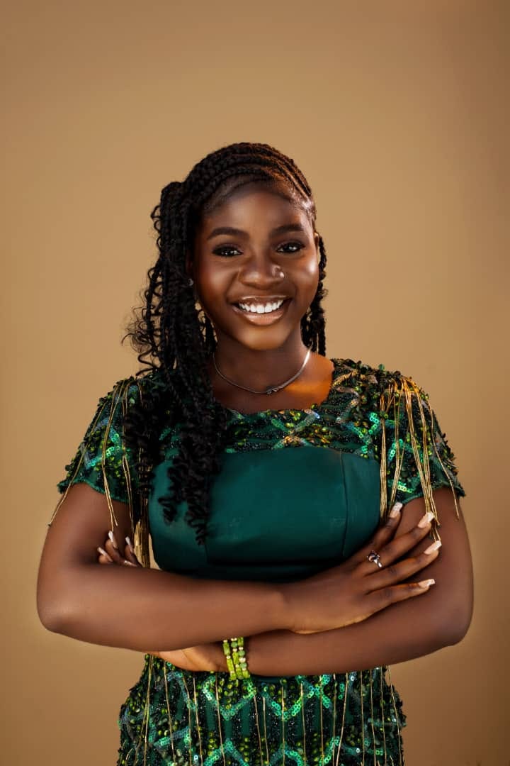 Betty Akinkunmi – Medium