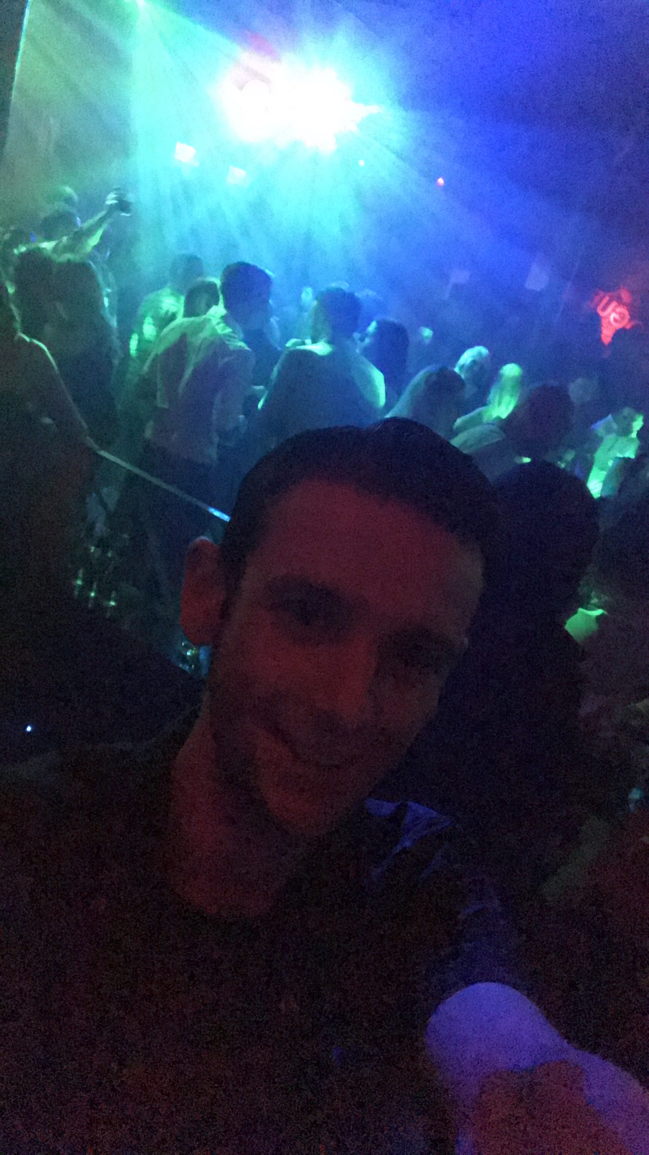 Alex Lamond – Medium