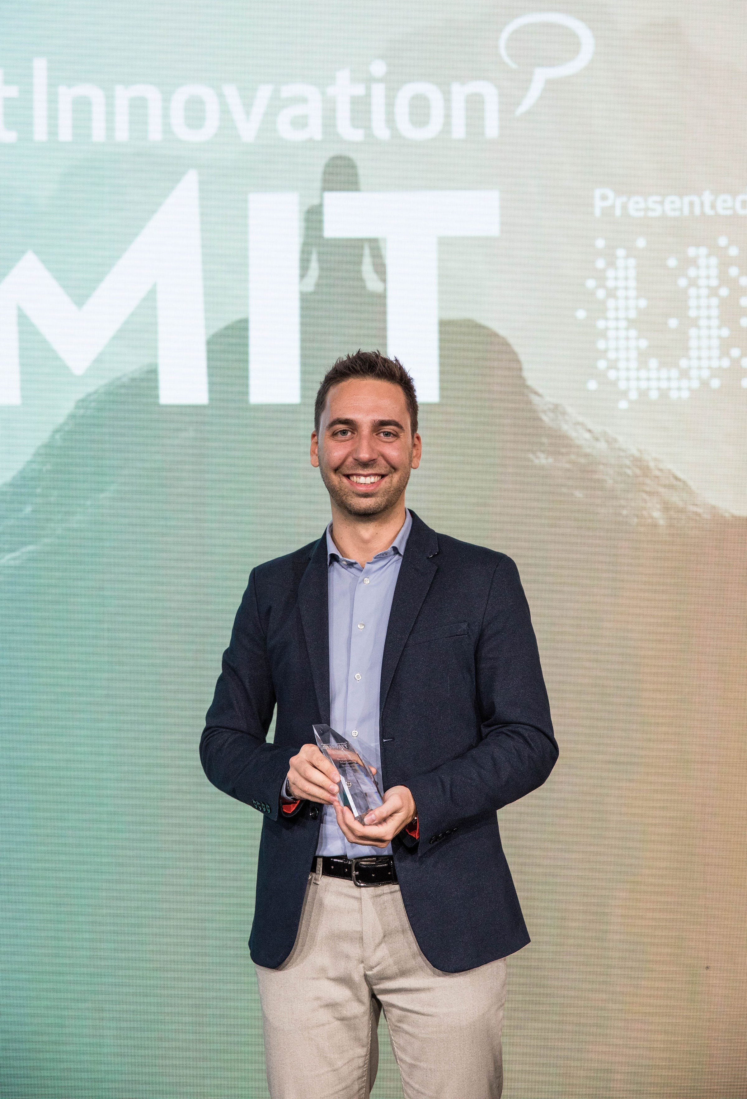 Matteo De Santis – Medium