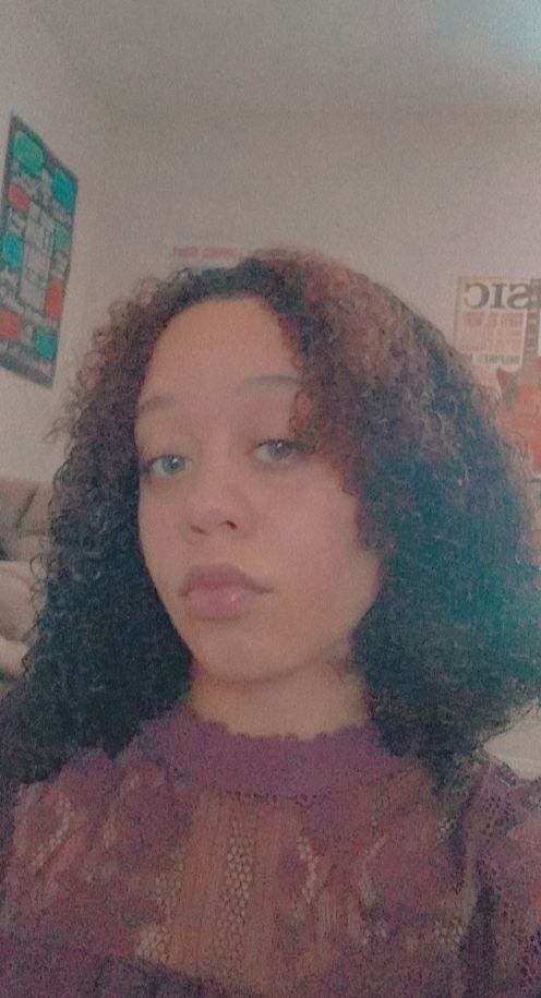 Devinia Hannon – Medium