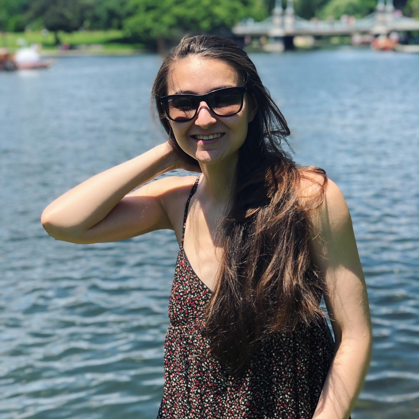 Sarah Samel – Medium