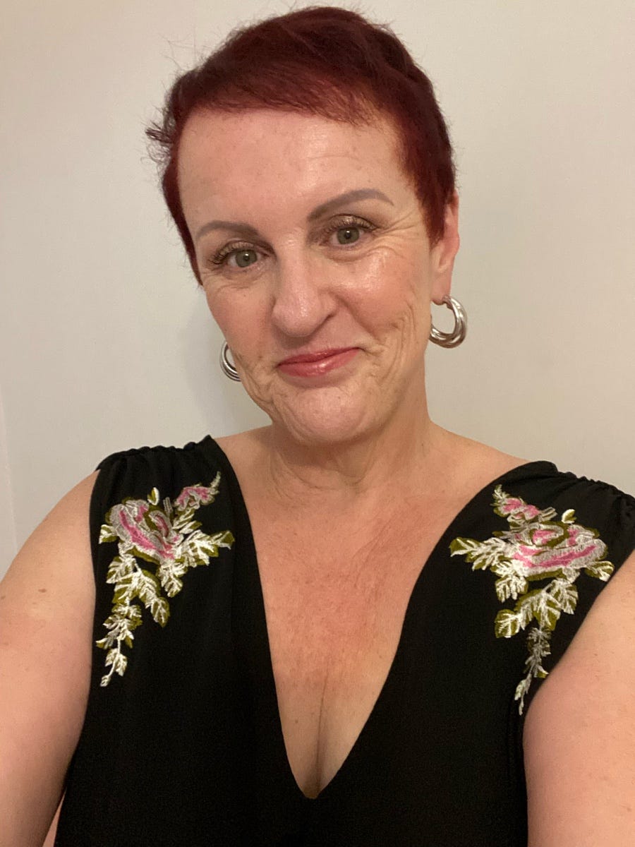 lyndsay ray – Medium