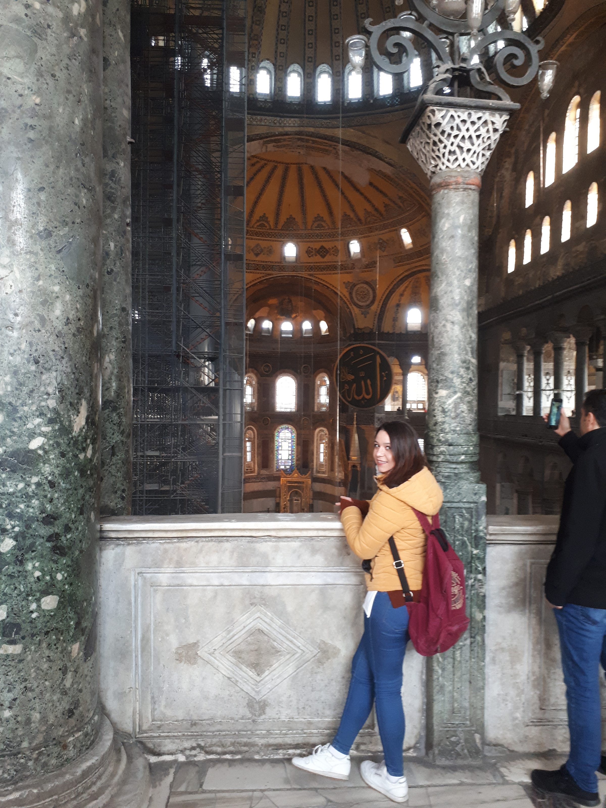 Gizem Alphan – Medium