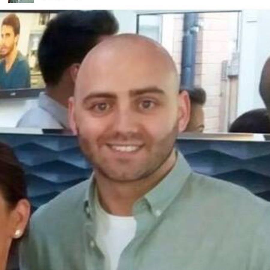 Sean McKenna – Medium