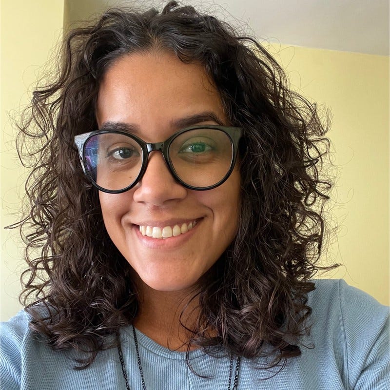 Gabriela Pereira – Medium