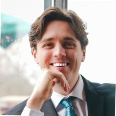 Sean-Patrick Moore – Medium