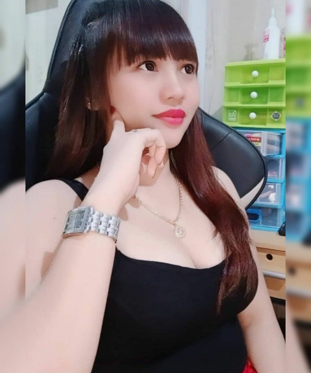 Resty Febriani – Medium