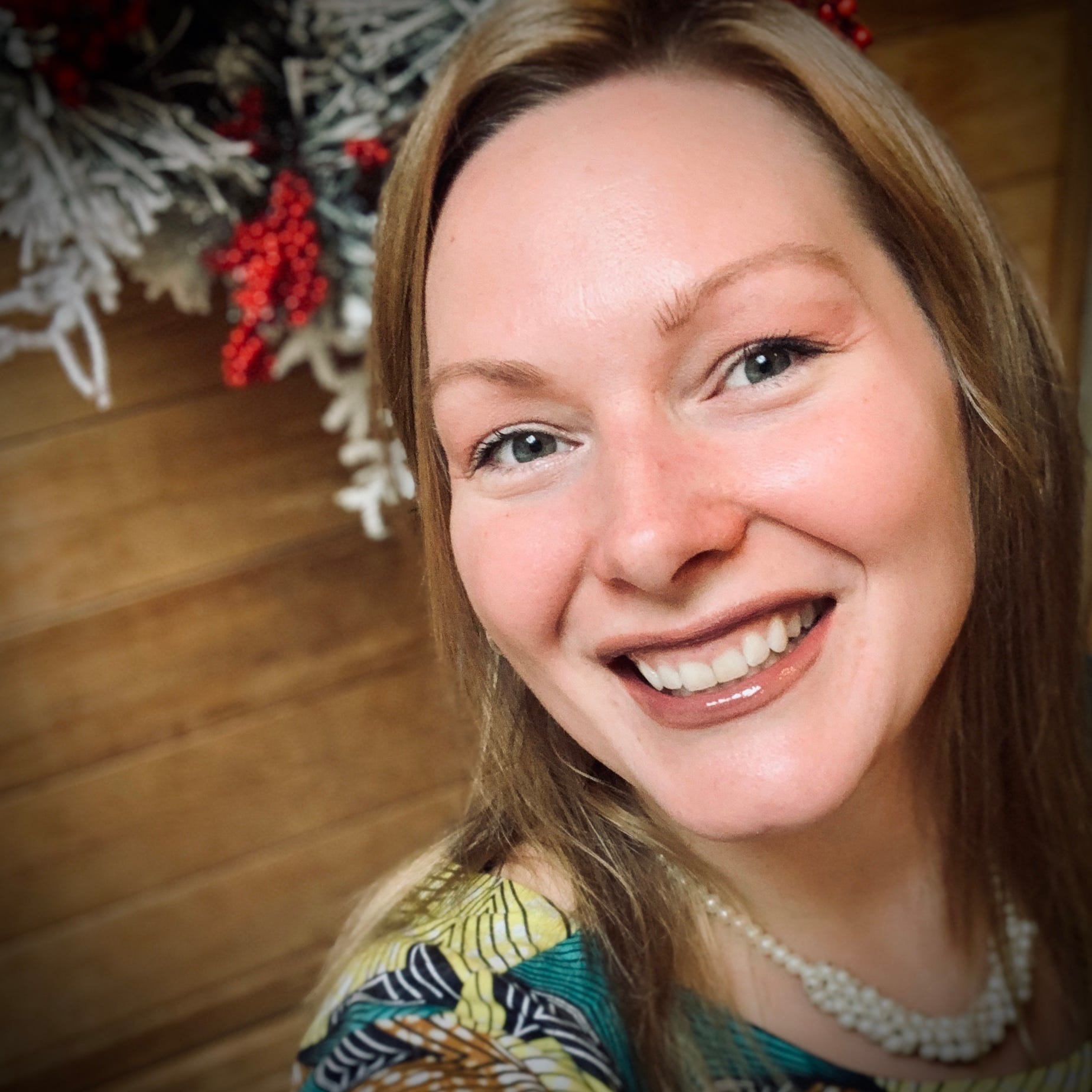 Lynelle Gold – Medium