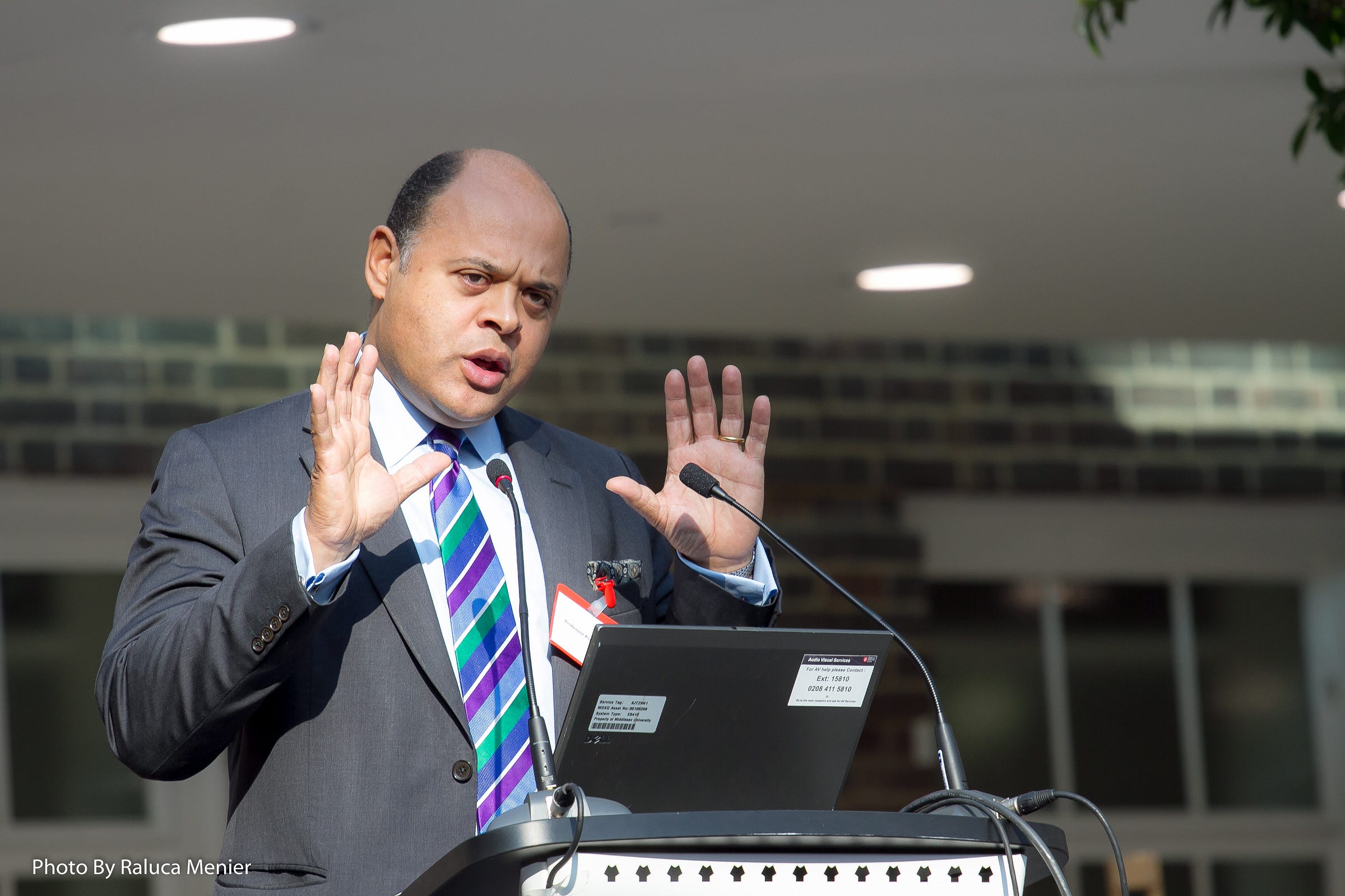 Kurt Barling – Medium