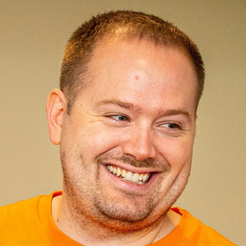 Elliot Graebert – Medium