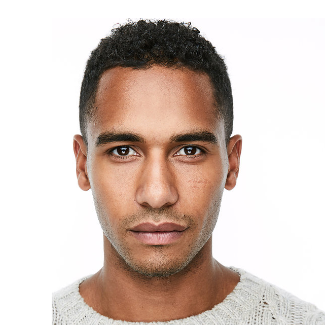 Elliot Knight – Medium