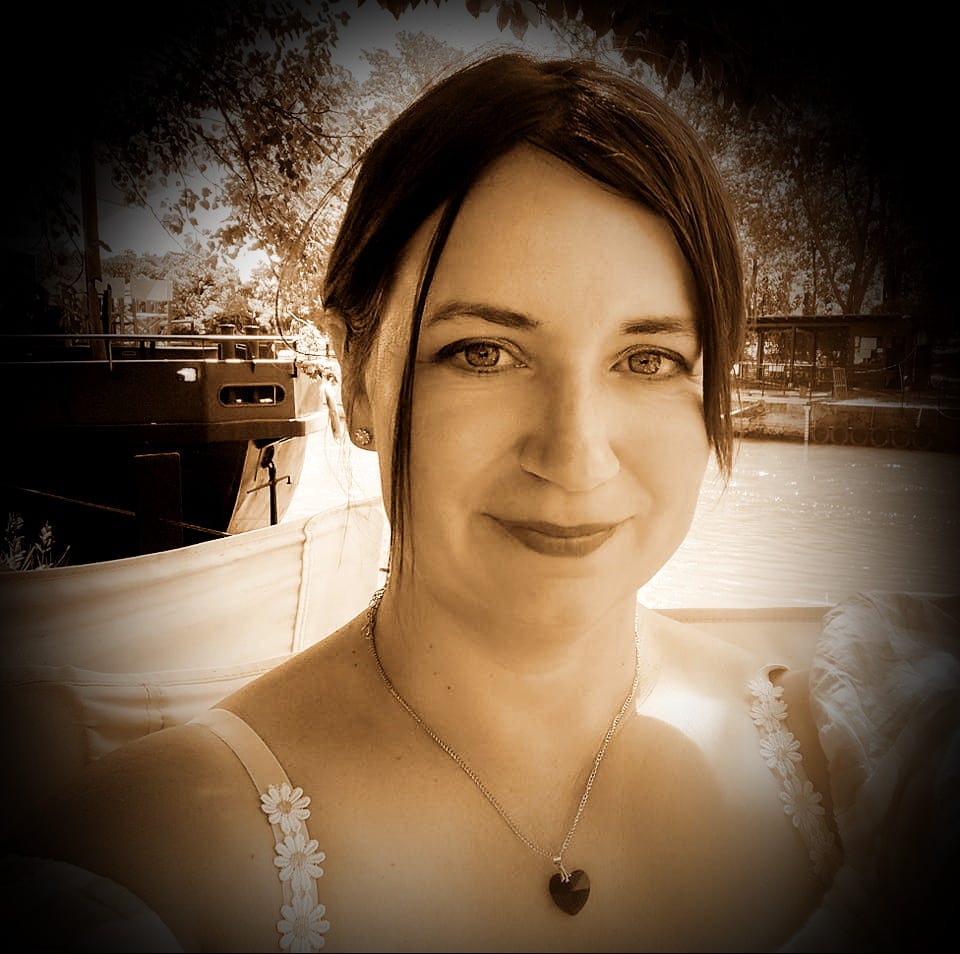 Alex Praytor – Medium