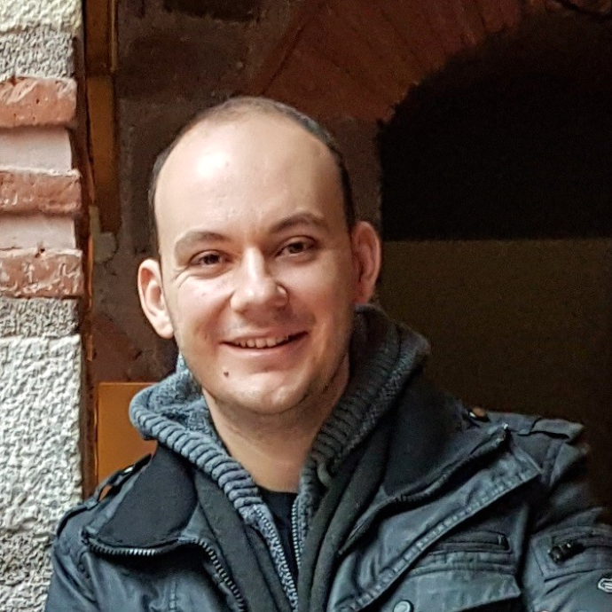 Utku Cevre – Medium