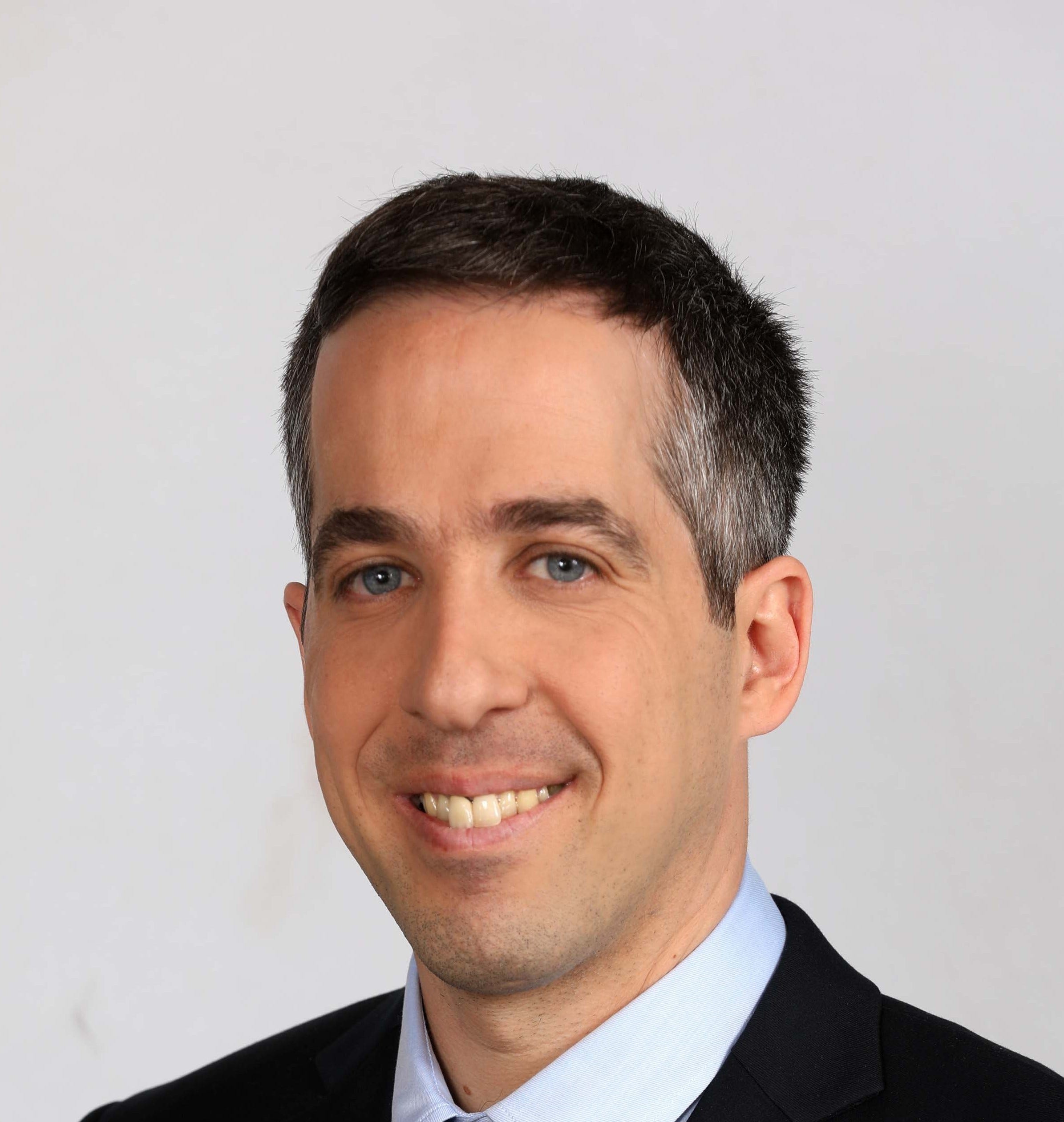Tal Zamir – Medium