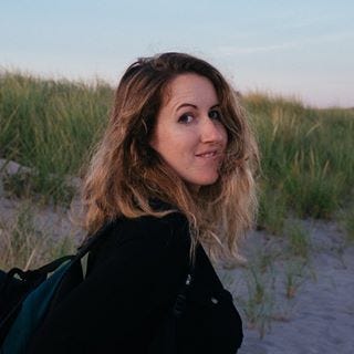 Laura Stephenson – Medium