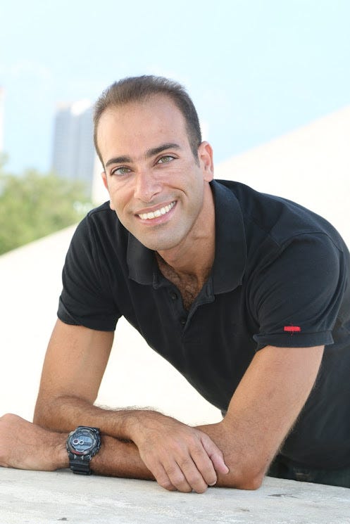 Guy Lis – Medium