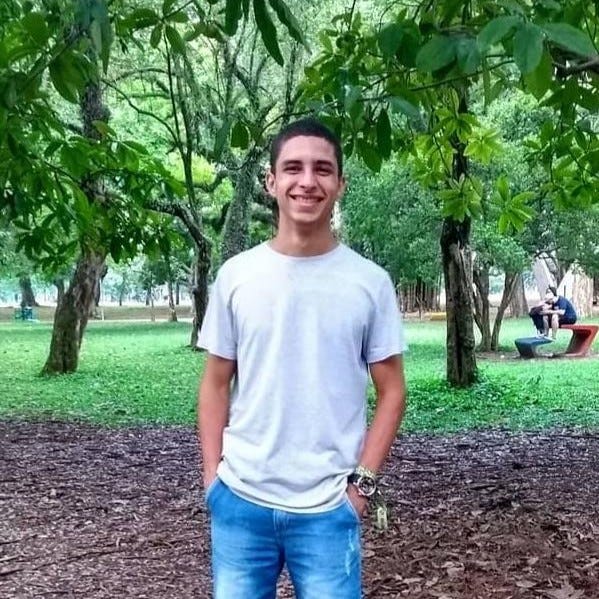 Lucas Gabriel – Medium