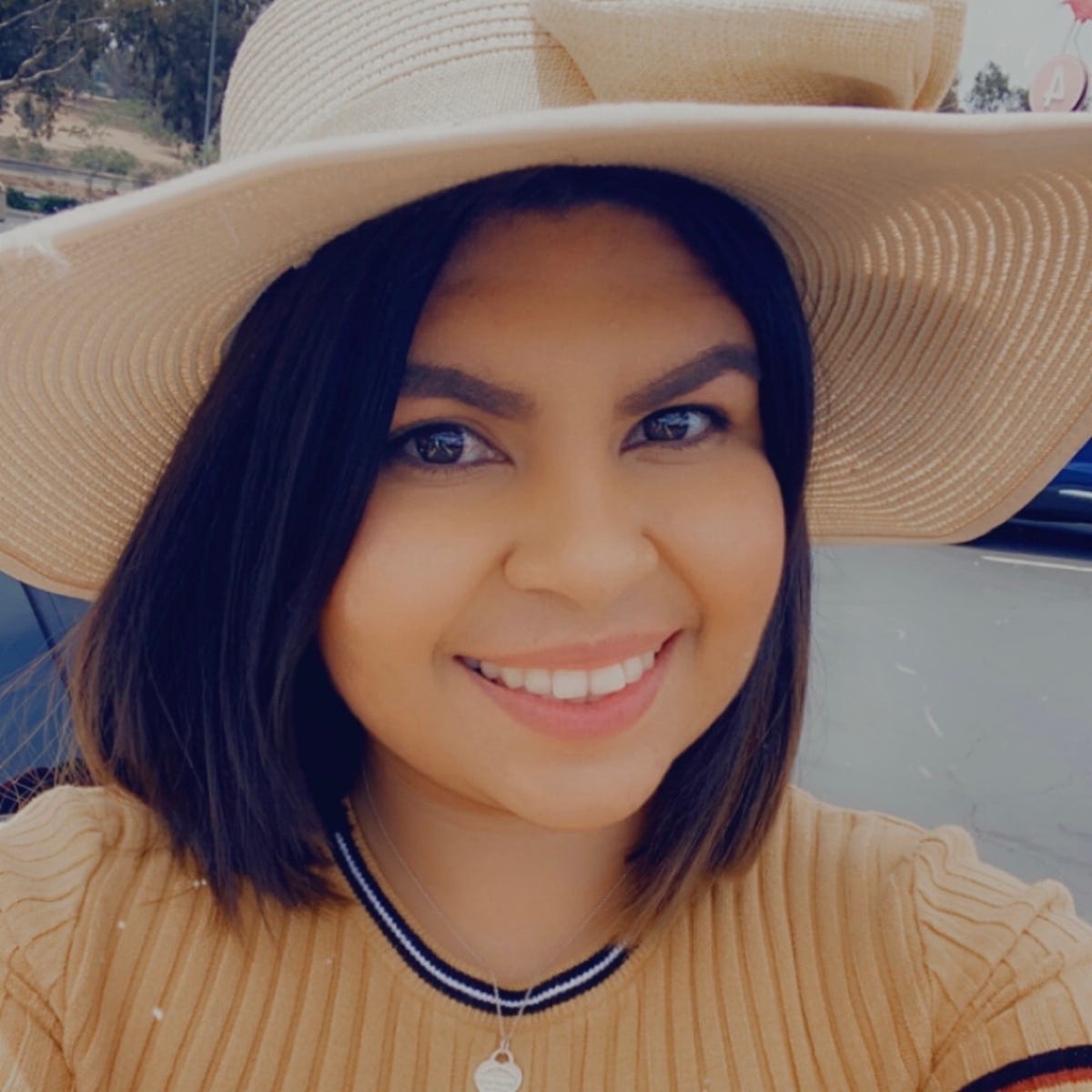 Kimberly Navarro – Medium