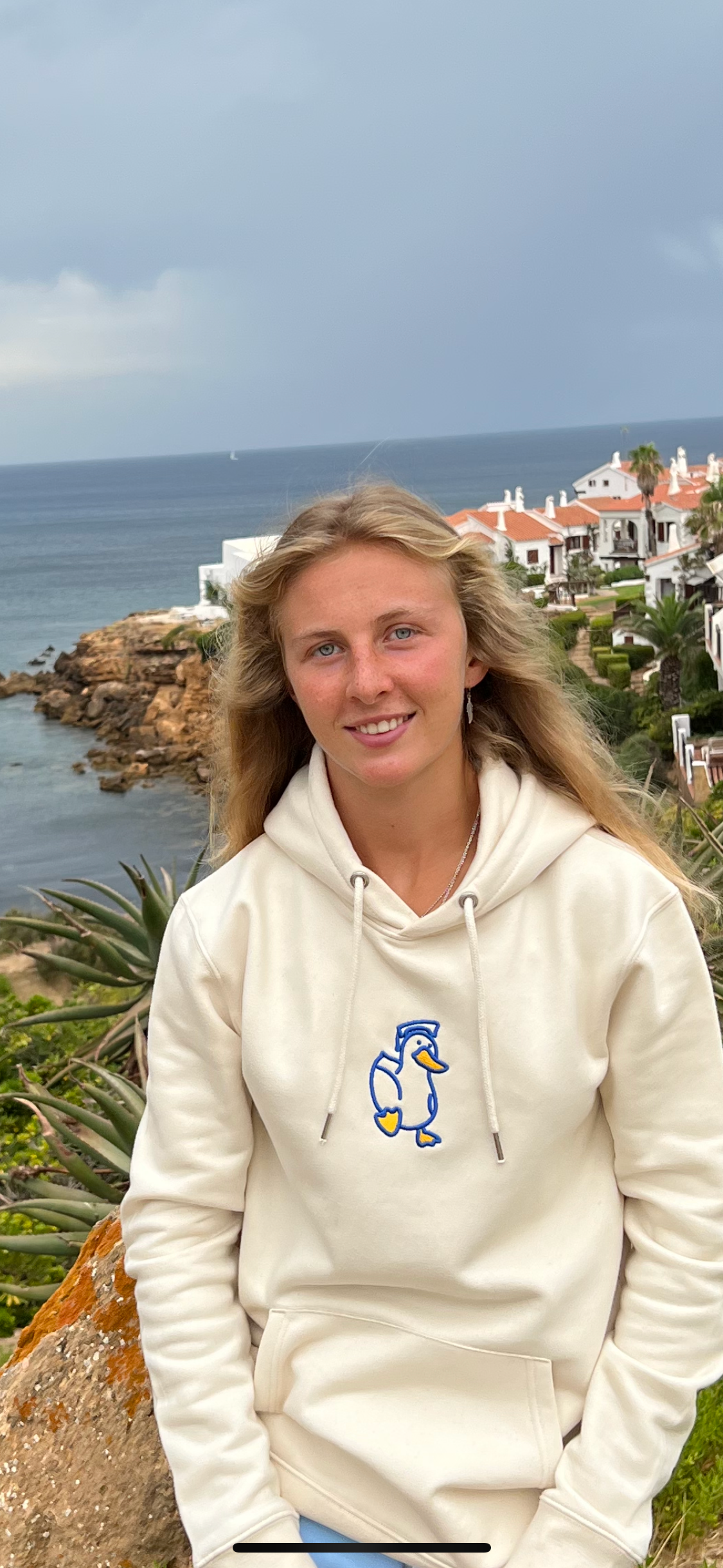 Chiara Cortina Pickholz – Medium