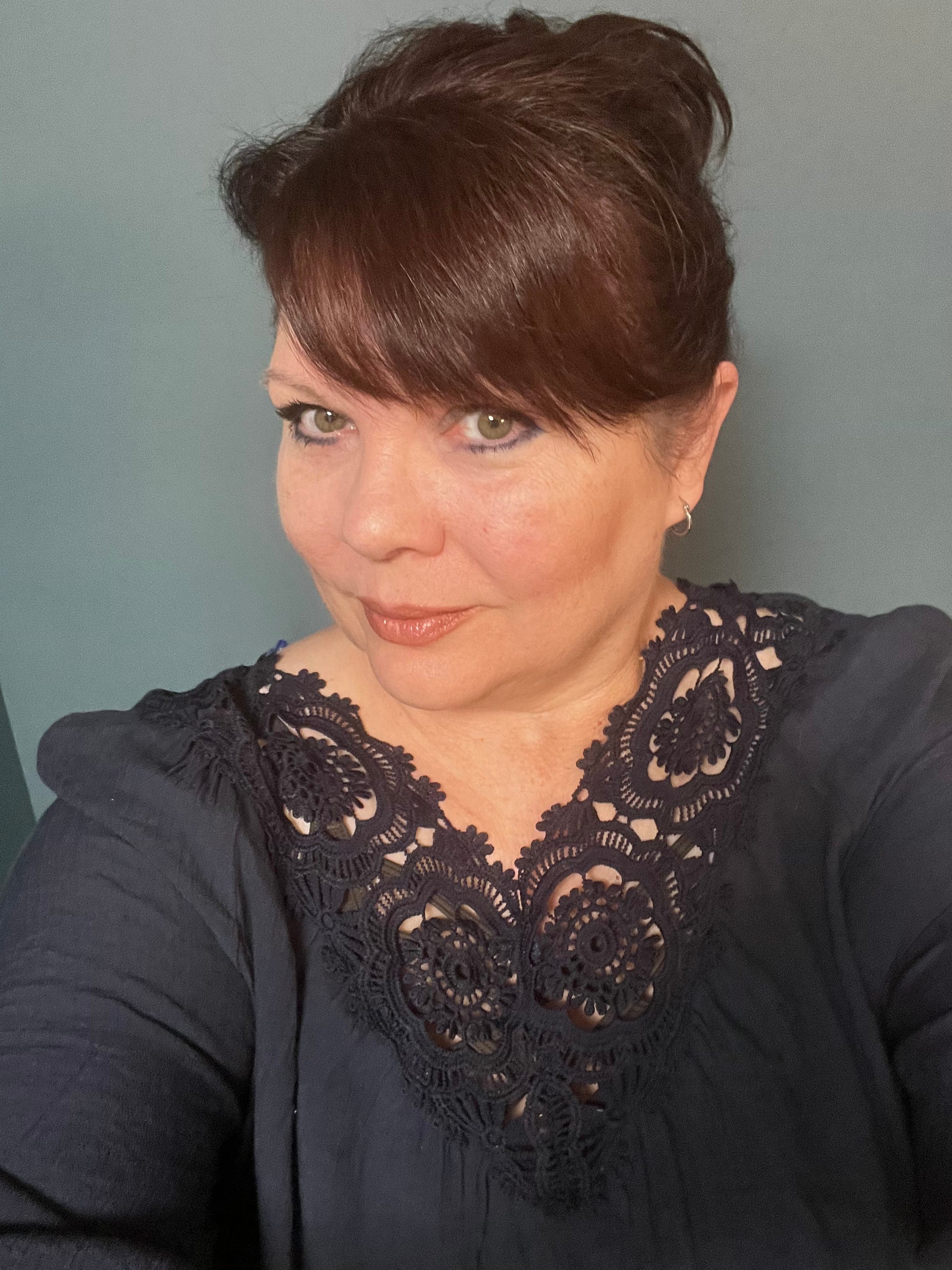 Helen Gilmore – Medium