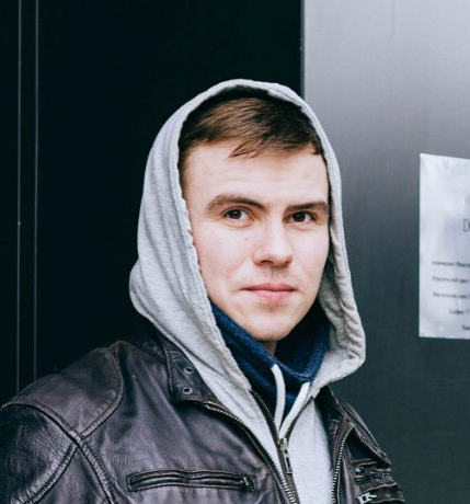 Alex Prokhorov – Medium