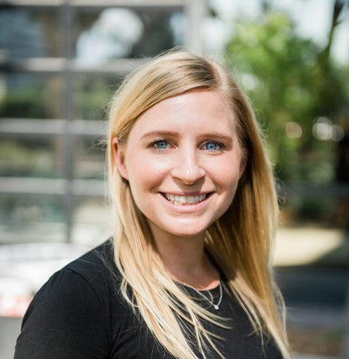 Elizabeth McCumber – Medium
