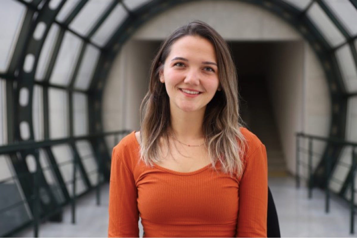 Azime Akçaöz – Medium