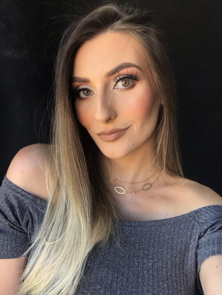 Lariane Carvalho – Medium