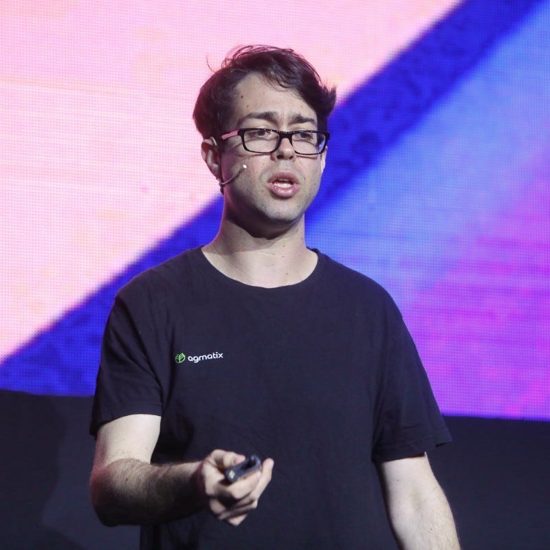 Elad hirsch – Medium