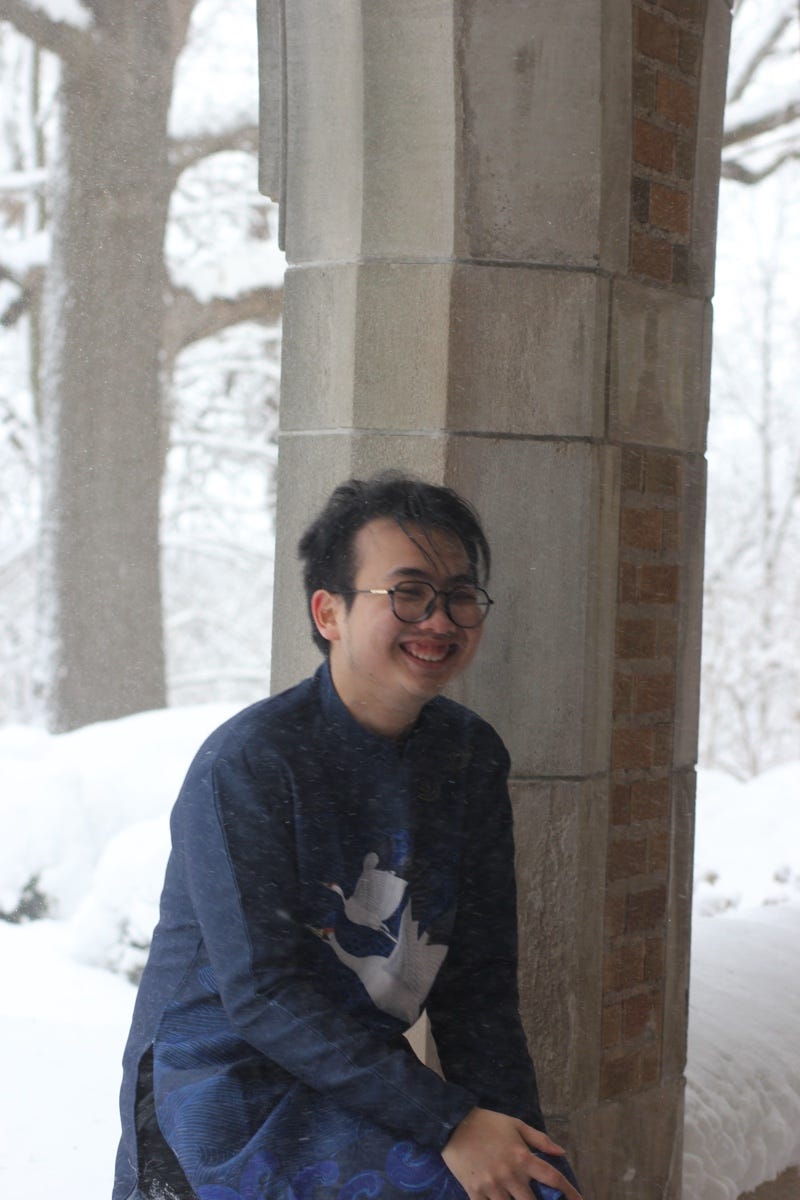 Hoang Trieu – Medium