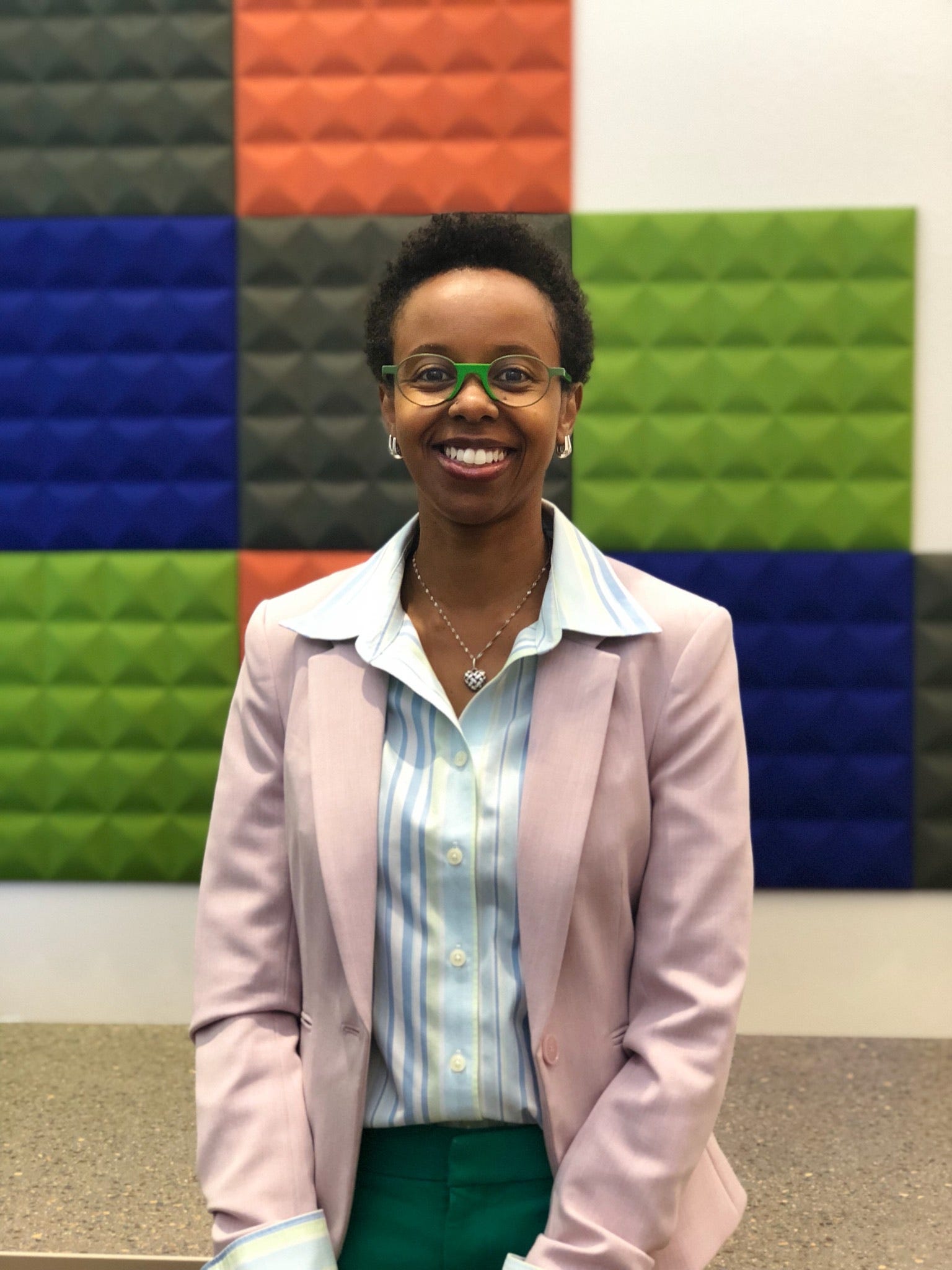 Anne Wanjiru – Medium