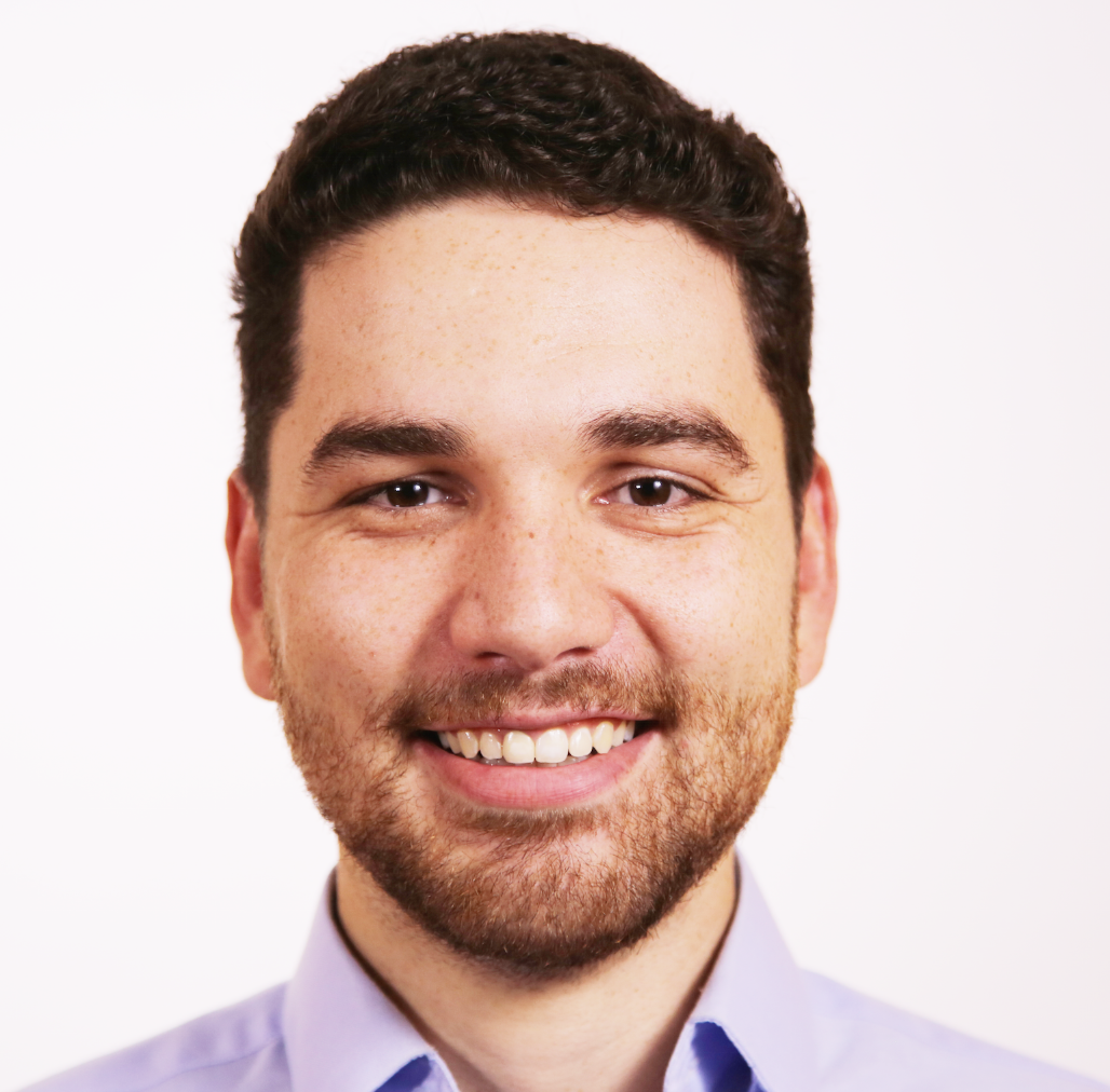 Vinny Oliveira – Medium